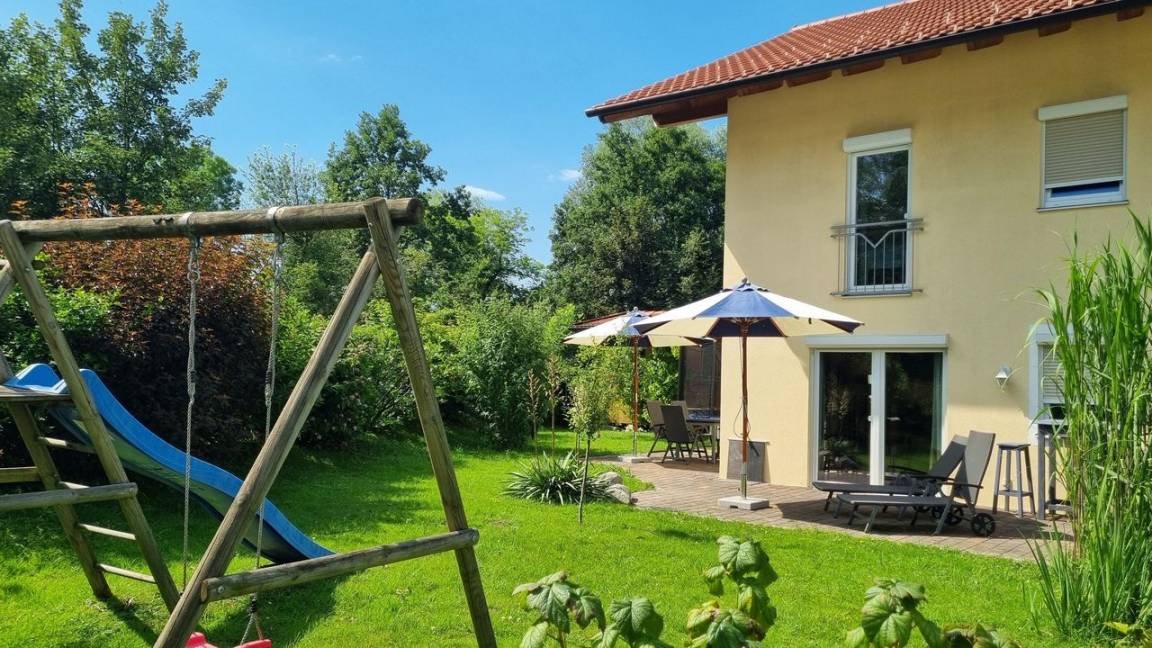 125 M² Ferienhaus ∙ 3 Schlafzimmer ∙ 6 Gäste - Chieming
