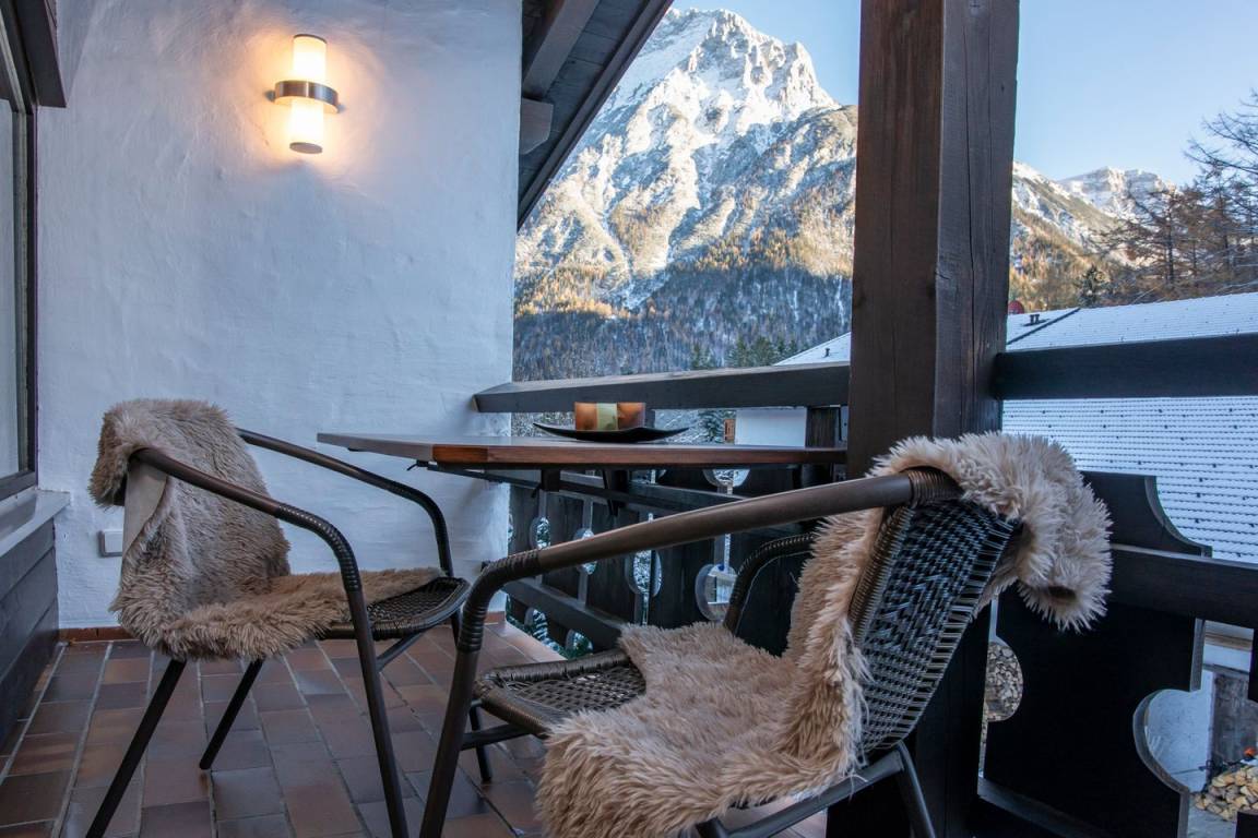 64 M² Apartment ∙ 2 Bedrooms ∙ 3 Guests - Mittenwald