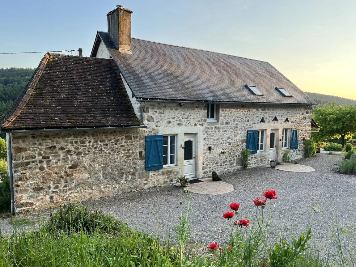 95 M² House ∙ 2 Bedrooms ∙ 4 Guests - Morvan