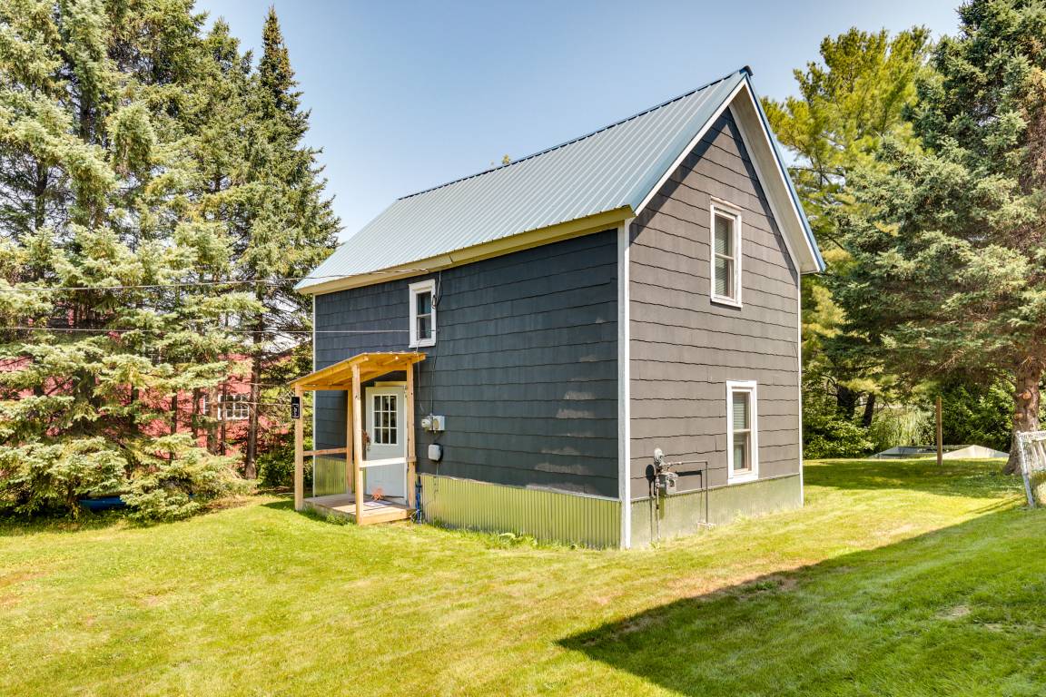 88 M² House ∙ 2 Bedrooms ∙ 4 Guests - Public Beach, Ontonagon