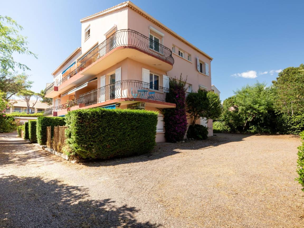 79 M² Appartement ∙ 2 Chambres ∙ 6 Personnes - Fréjus