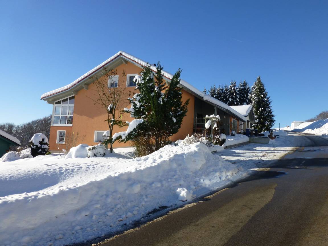 96 M² Ferienwohnung ∙ 2 Schlafzimmer ∙ 4 Gäste - Bischofsmais