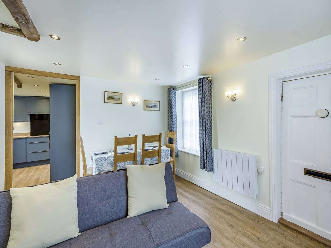 Cottage ∙ 2 Bedrooms ∙ 2 Guests - Walton-on-the-Naze