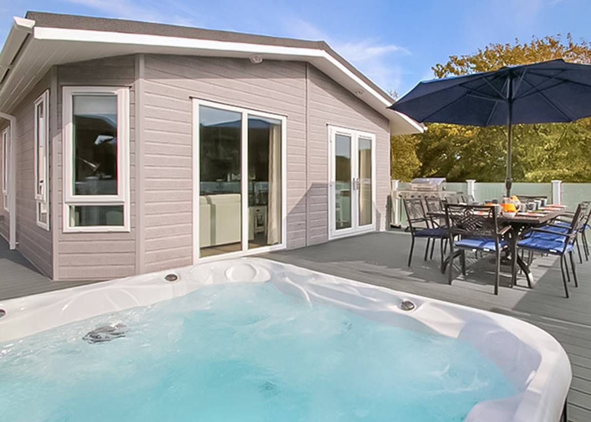Chalet ∙ 5 Bedrooms ∙ 10 Guests - Lymington
