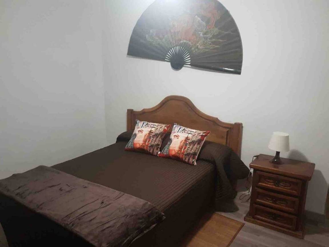 95 M² Apartamento ∙ 3 Habitaciones ∙ 3 Huéspedes - Alcalá de Henares