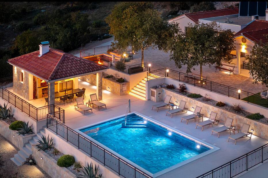 220 M² Ferienhaus ∙ 4 Schlafzimmer ∙ 8 Gäste - Vodice