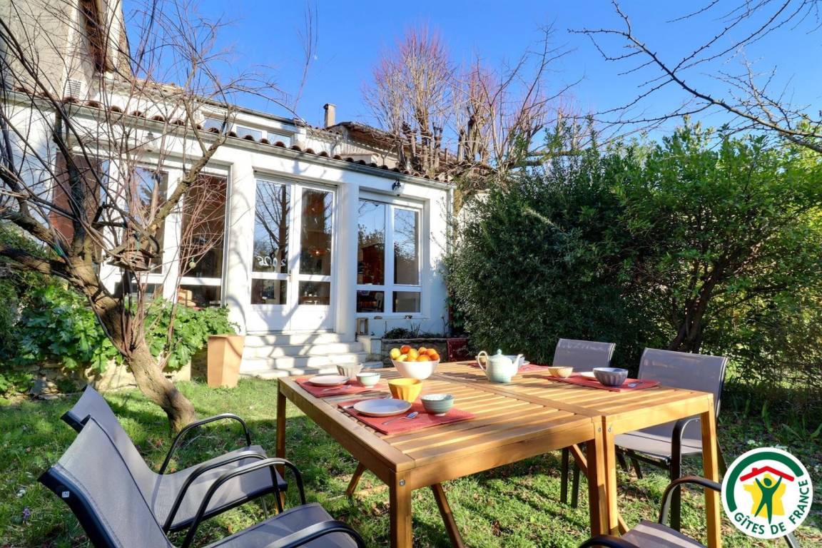 180 M² Gîte ∙ 4 Chambres ∙ 8 Personnes - Saou