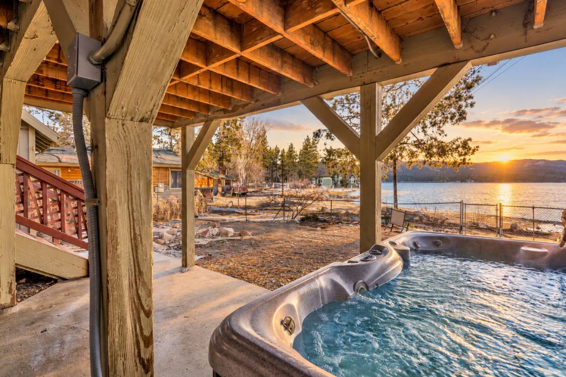 140 M² Cabin ∙ 3 Bedrooms ∙ 8 Guests - Big Bear Lake, CA