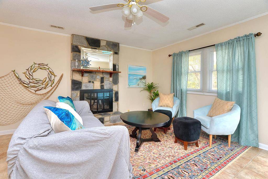 House ∙ 3 Bedrooms ∙ 5 Guests - Oak Island, NC