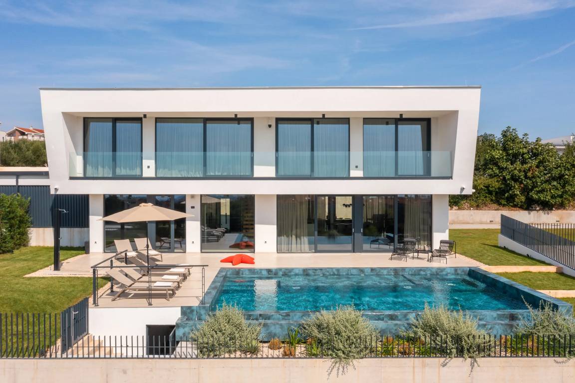 Villa ∙ 4 Schlafzimmer ∙ 8 Gäste - Zadar