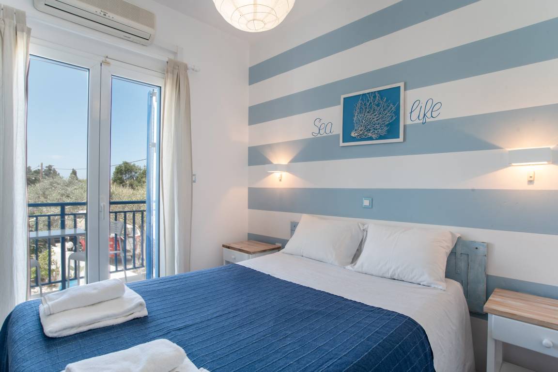 30 M² Studio Flat ∙ 1 Bedroom ∙ 4 Guests - Paros