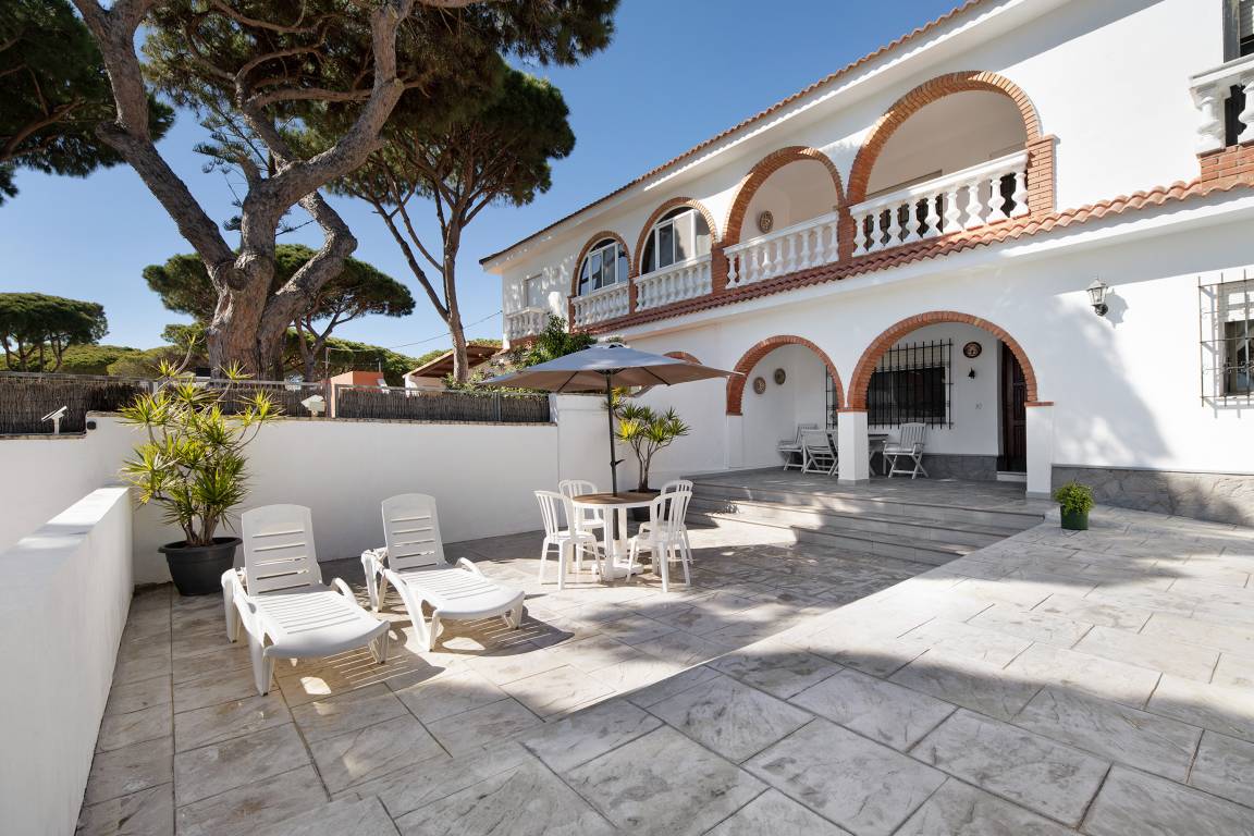150 M² Villa ∙ 4 Bedrooms ∙ 9 Guests - Chiclana de la Frontera