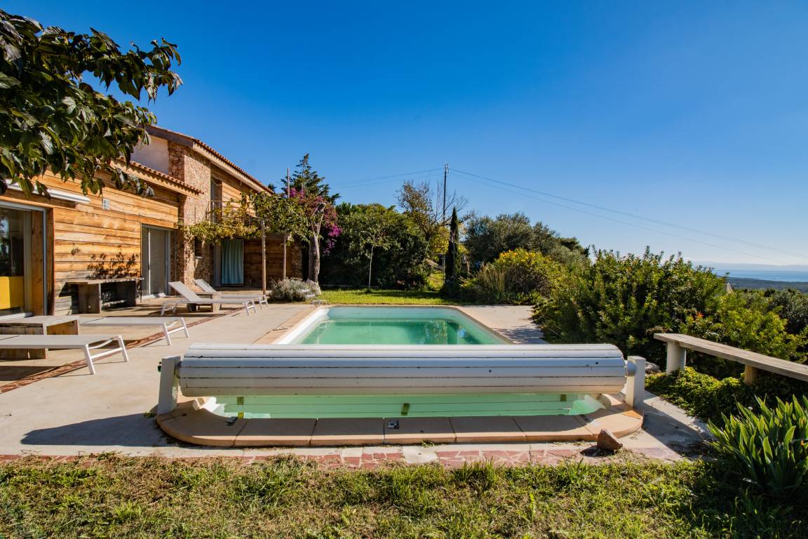 140 M² Maison De Vacances ∙ 4 Chambres ∙ 8 Personnes - Aéroport de Figari-Sud-Corse (FSC)