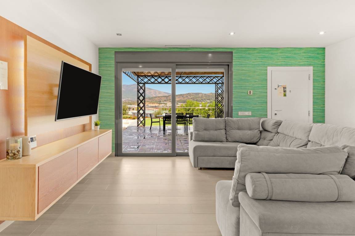 80 M² House ∙ 2 Bedrooms ∙ 4 Guests - Coín