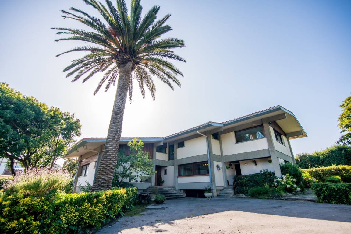 661 M² Casa ∙ 4 Habitaciones ∙ 8 Huéspedes - Santurce