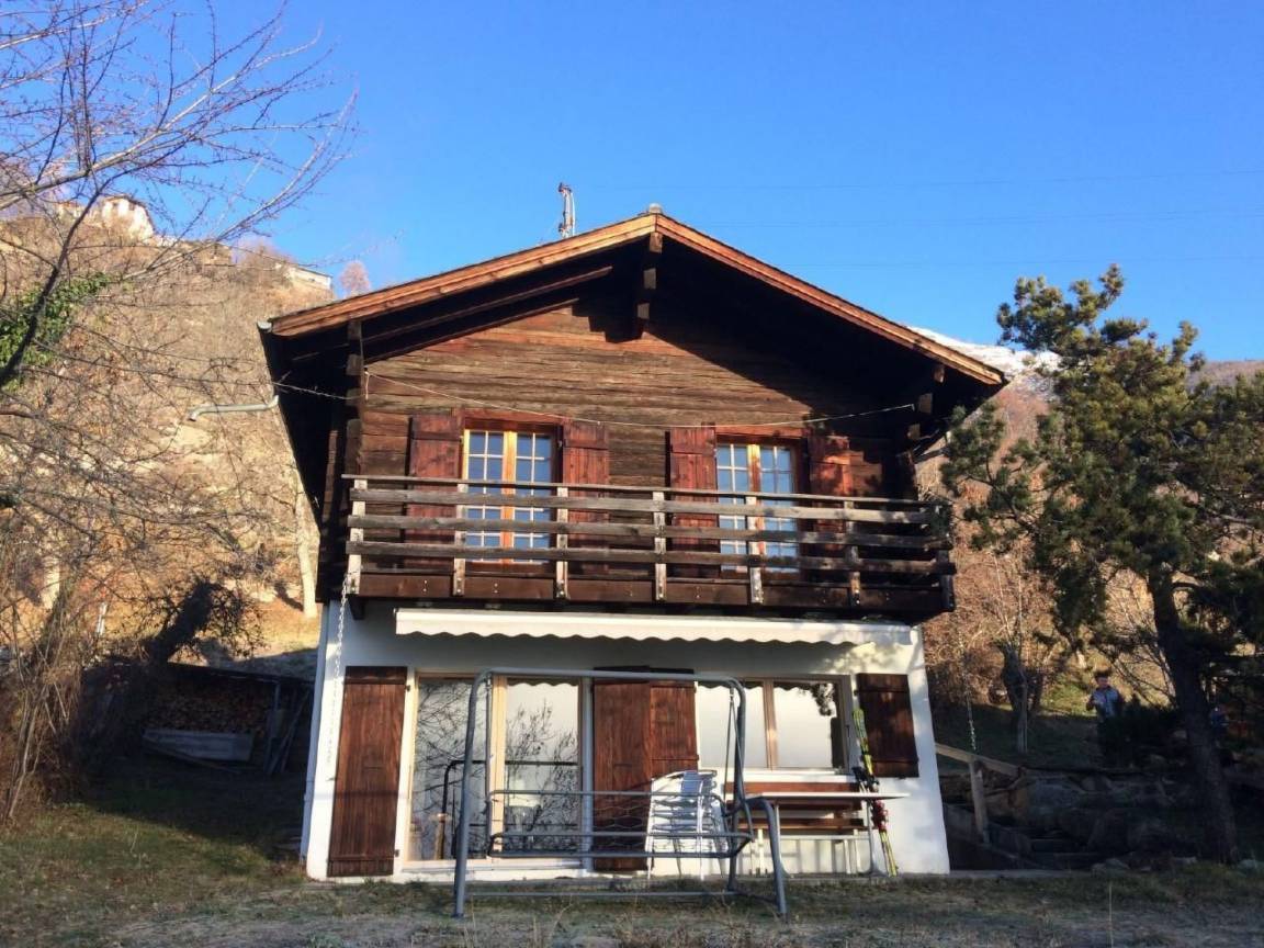 80 M² Ferienhaus ∙ 3 Schlafzimmer ∙ 6 Gäste - Stalden
