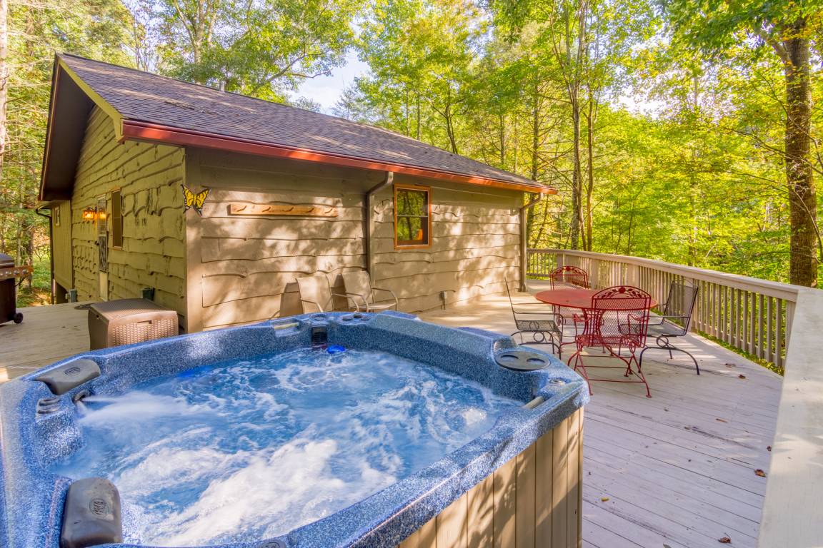 151 M² Cabin ∙ 3 Bedrooms ∙ 8 Guests - Blowing Rock, NC