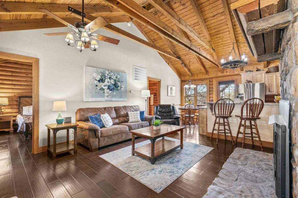 116 M² Cabin ∙ 2 Bedrooms ∙ 6 Guests - Branson, MO