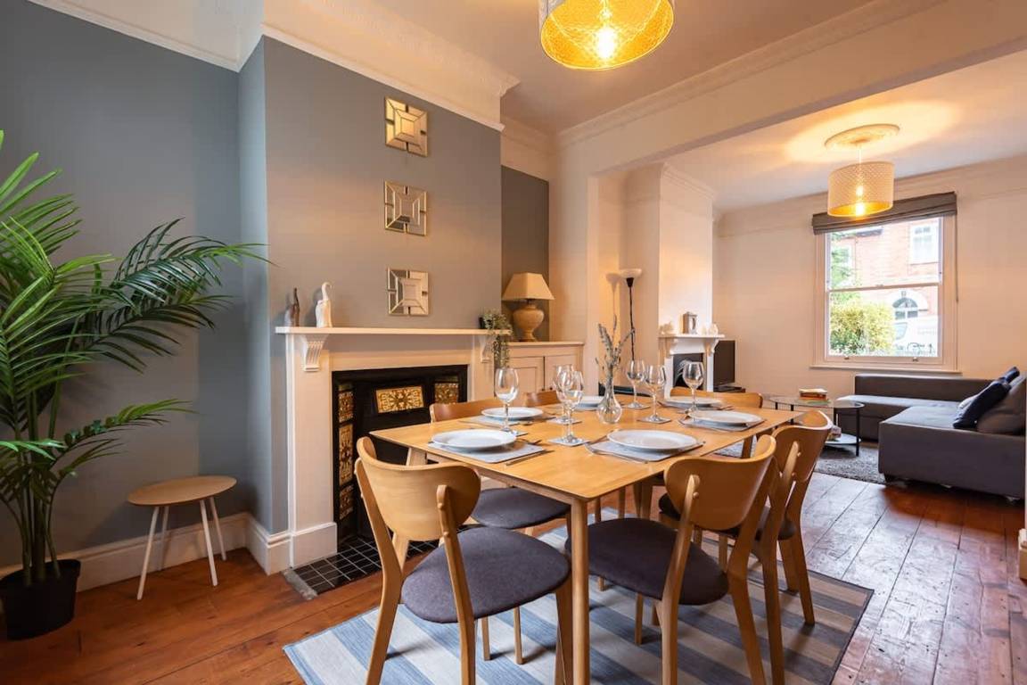 House ∙ 2 Bedrooms ∙ 6 Guests - Reading