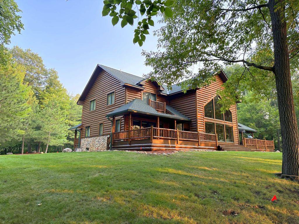 Cabin ∙ 5 Bedrooms ∙ 16 Guests - Minnesota