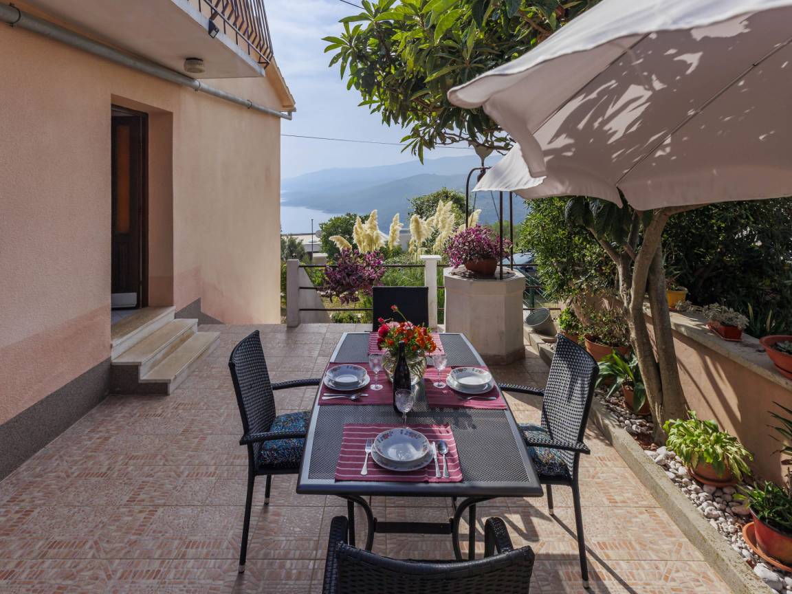 86 M² Appartement ∙ 2 Slaapkamers ∙ 4 Gasten - Rabac