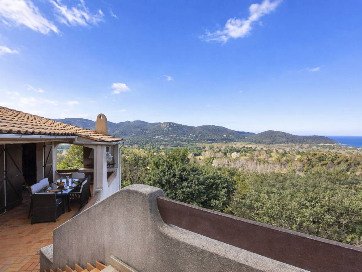 75 M² House ∙ 2 Bedrooms ∙ 4 Guests - Corsica