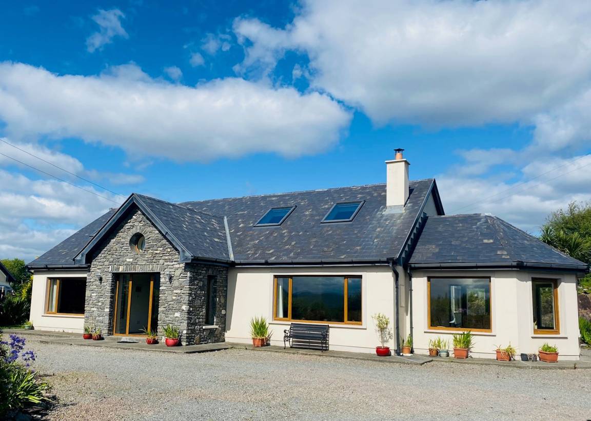 112 M² House ∙ 3 Bedrooms ∙ 6 Guests - Kenmare