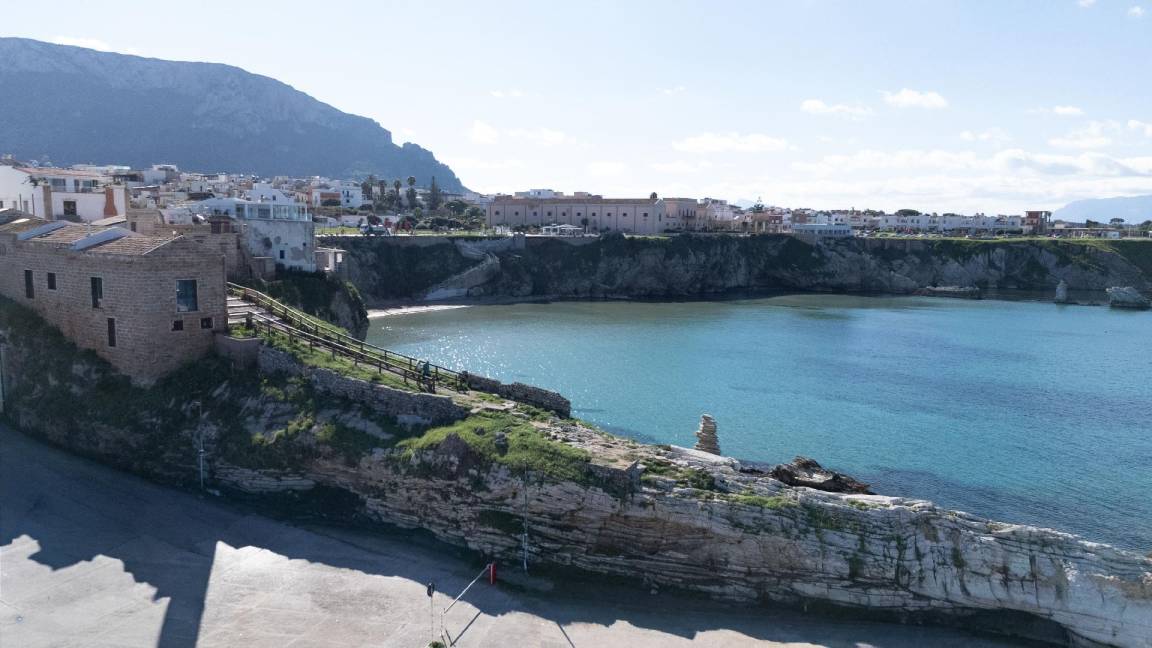 200 M² Talo ∙ 2 Makuuhuonetta ∙ 4 Vierasta - Cinisi