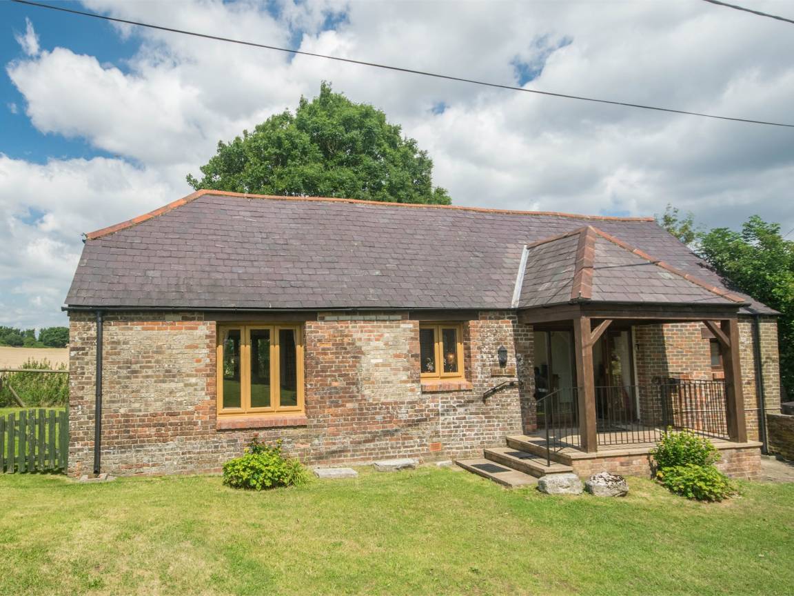 Cottage ∙ 2 Bedrooms ∙ 4 Guests - Dorchester