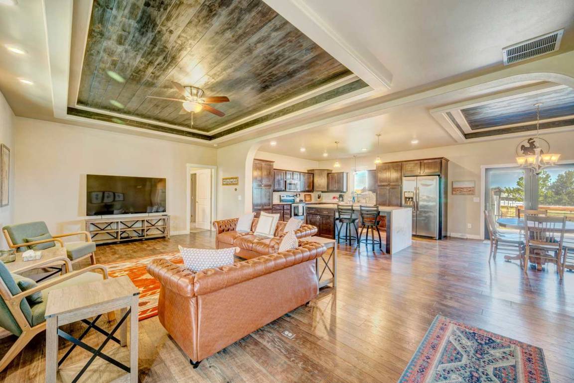 House ∙ 3 Bedrooms ∙ 6 Guests - Sheridan, WY
