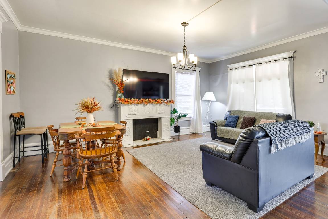 130 M² House ∙ 2 Bedrooms ∙ 6 Guests - Youngstown, OH