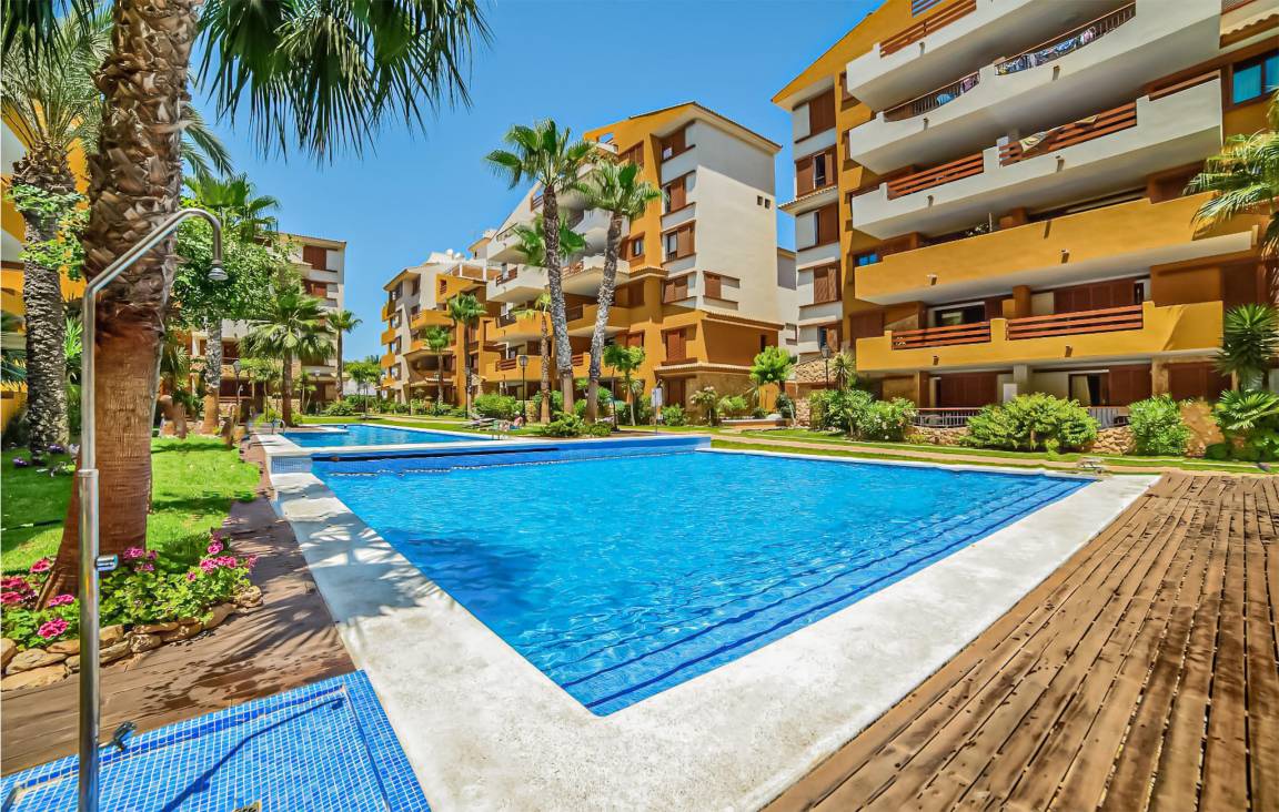 80 M² Apartment ∙ 2 Bedrooms ∙ 4 Guests - Torrevieja