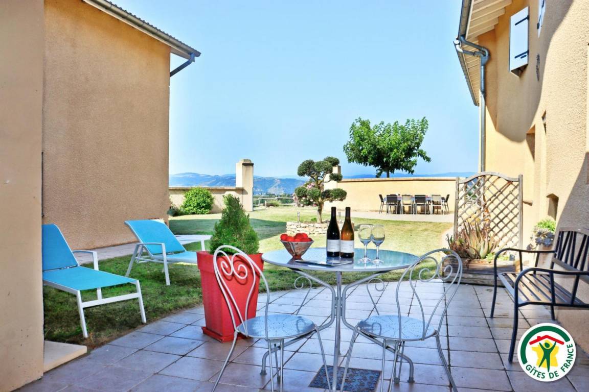 40 M² Gîte ∙ 1 Chambre ∙ 2 Personnes - Saint-Donat-sur-l'Herbasse