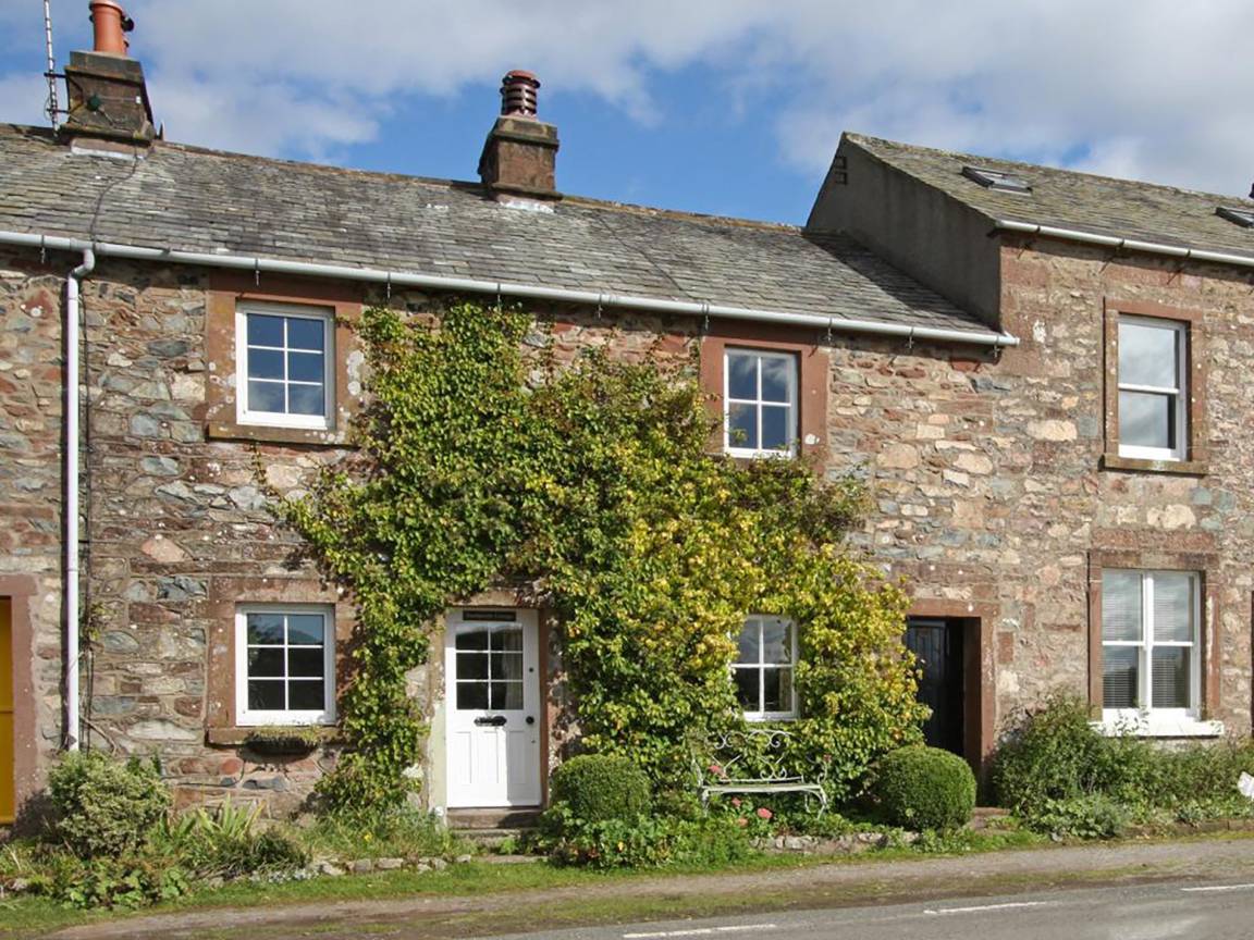Cottage ∙ 2 Bedrooms ∙ 4 Guests - Muncaster Castle