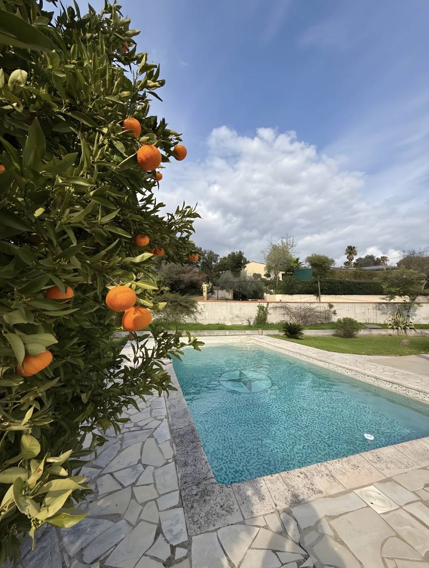 100 M² Huis ∙ 1 Slaapkamer ∙ 6 Gasten - Roquebrune-sur-Argens
