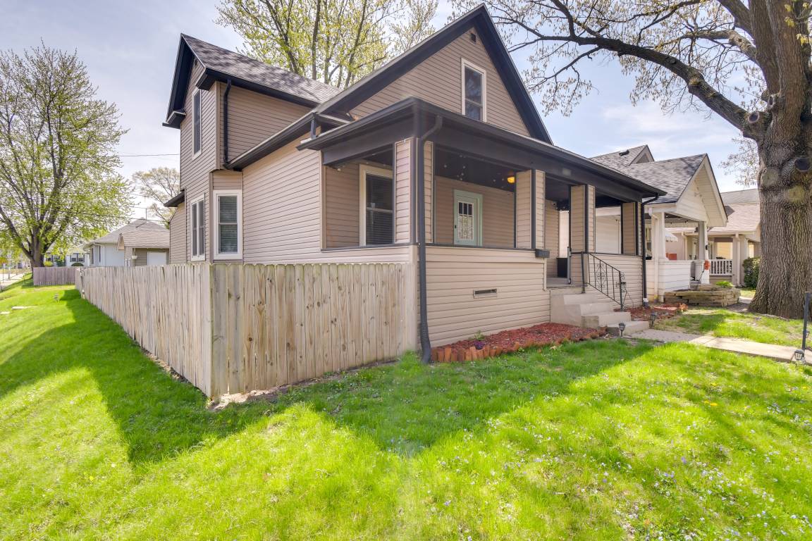 210 M² House ∙ 3 Bedrooms ∙ 6 Guests - Davenport, IA