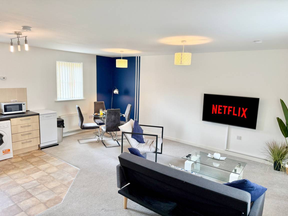 74 M² Apartment ∙ 2 Bedrooms ∙ 5 Guests - Bridgwater