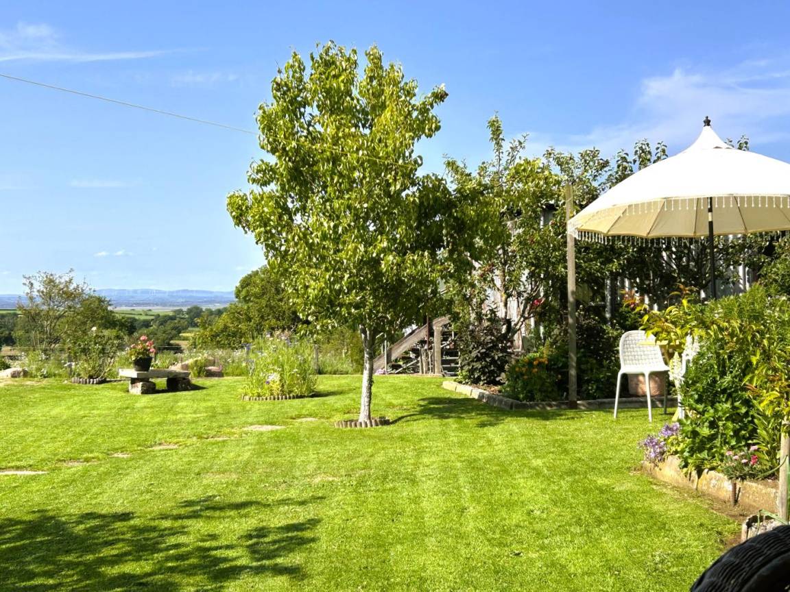 Cottage ∙ 3 Bedrooms ∙ 6 Guests - Carlisle