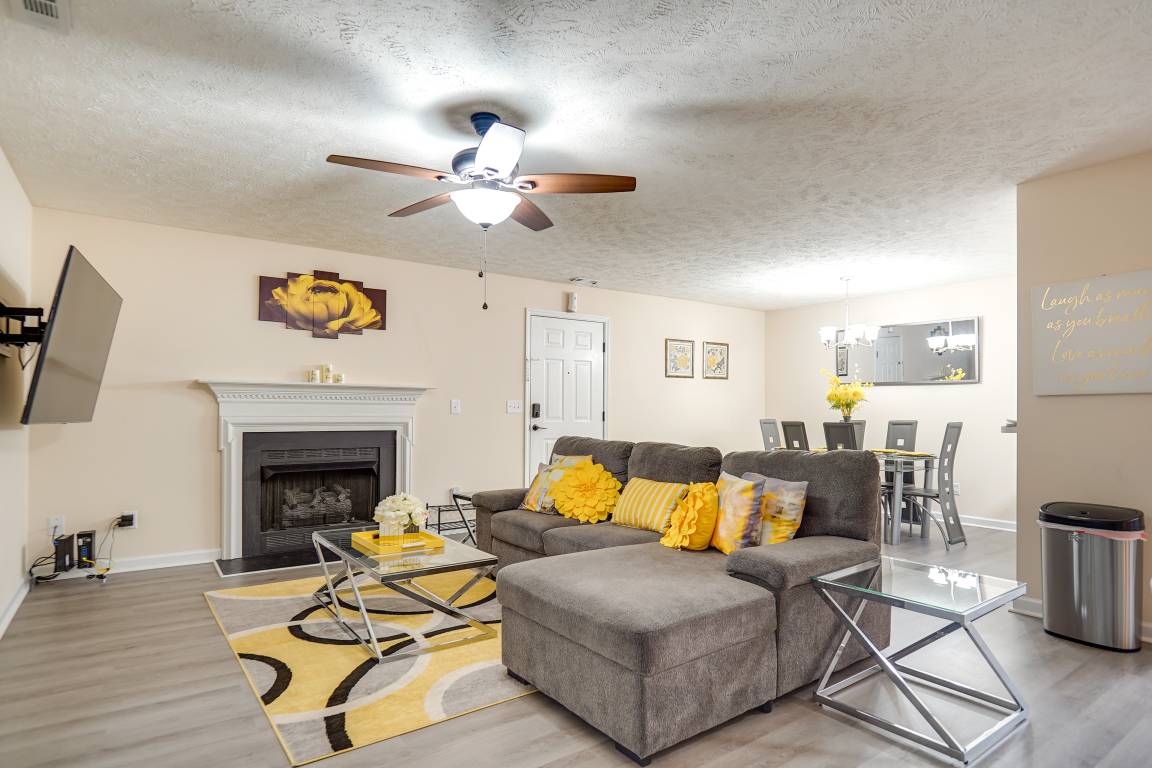 111 M² Apartment ∙ 2 Bedrooms ∙ 4 Guests - Fayetteville, NC