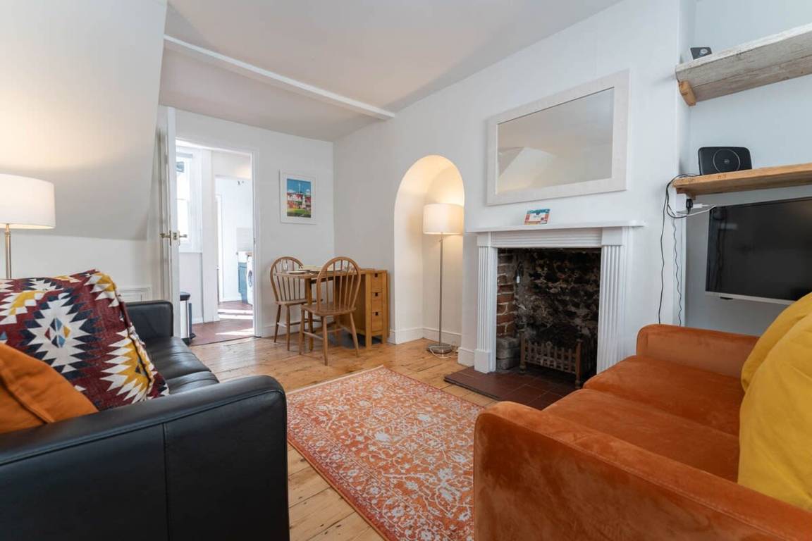 House ∙ 2 Bedrooms ∙ 4 Guests - Brighton