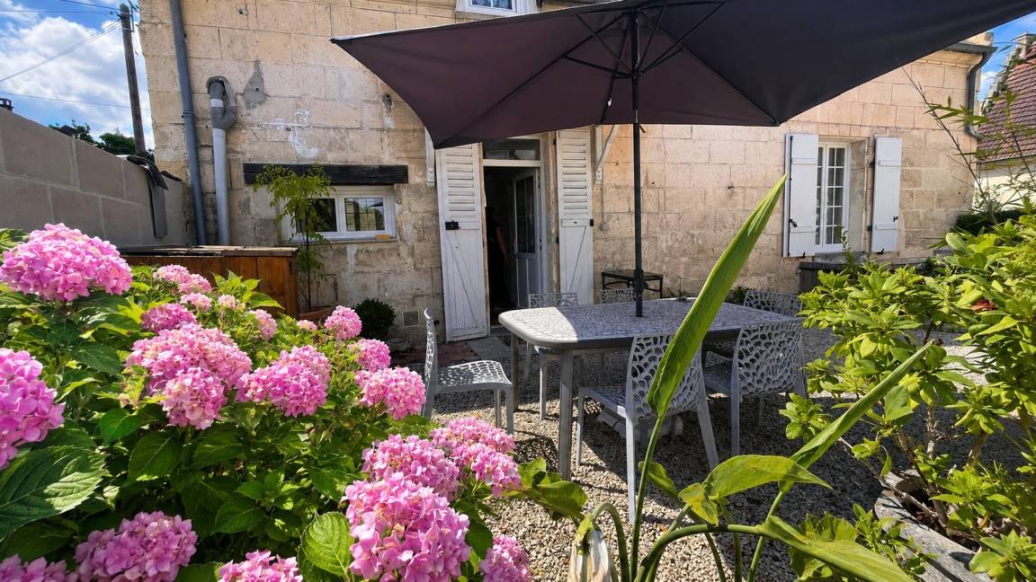 100 M² House ∙ 2 Bedrooms ∙ 6 Guests - Pierrefonds