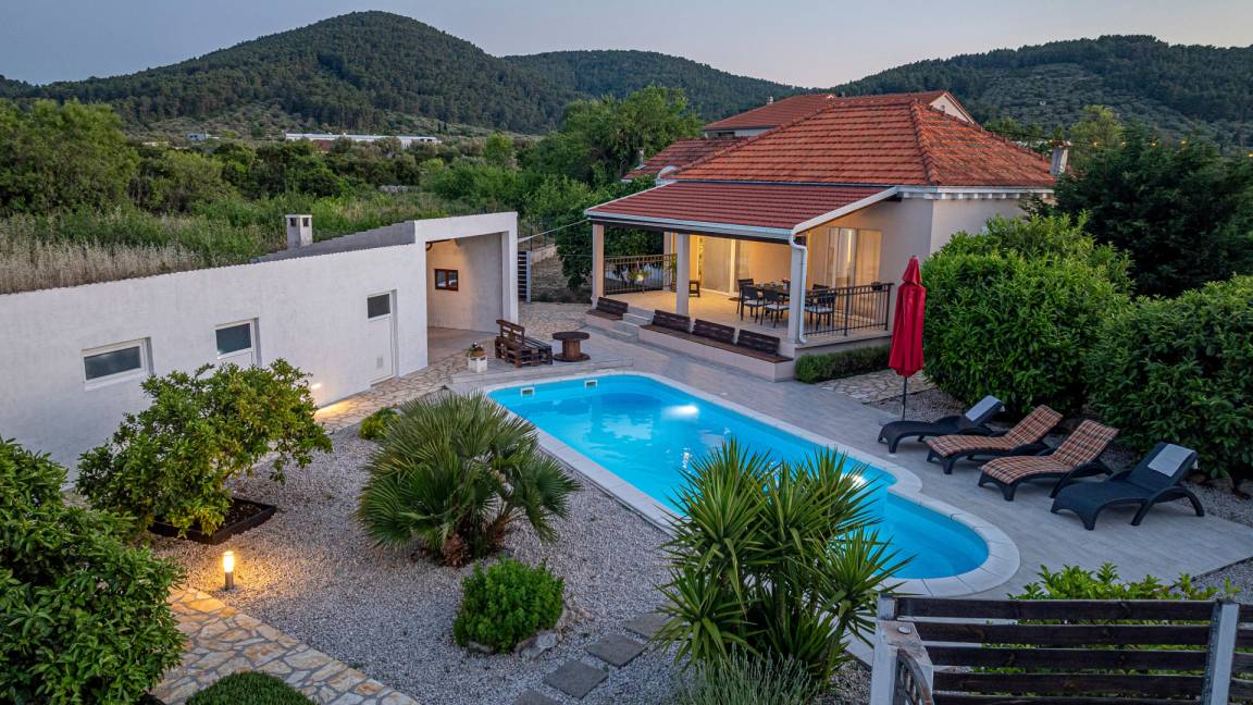 91 M² Villa ∙ 3 Schlafzimmer ∙ 6 Gäste - Vela Luka