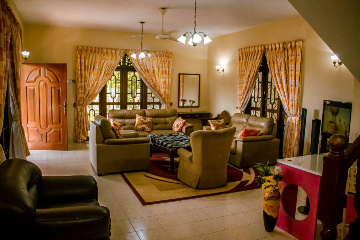 232 M² Huis ∙ 4 Slaapkamers ∙ 8 Gasten - Kandy