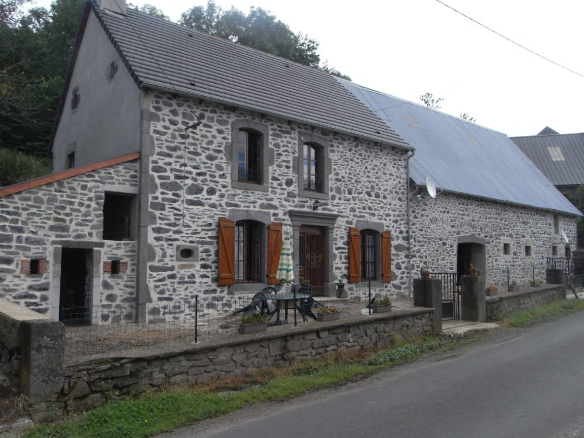 66 M² Gîte ∙ 2 Chambres ∙ 6 Personnes - Auvergne