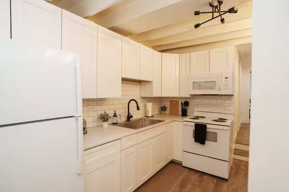 65 M² Apartment ∙ 2 Bedrooms ∙ 4 Guests - Clarksville, TN