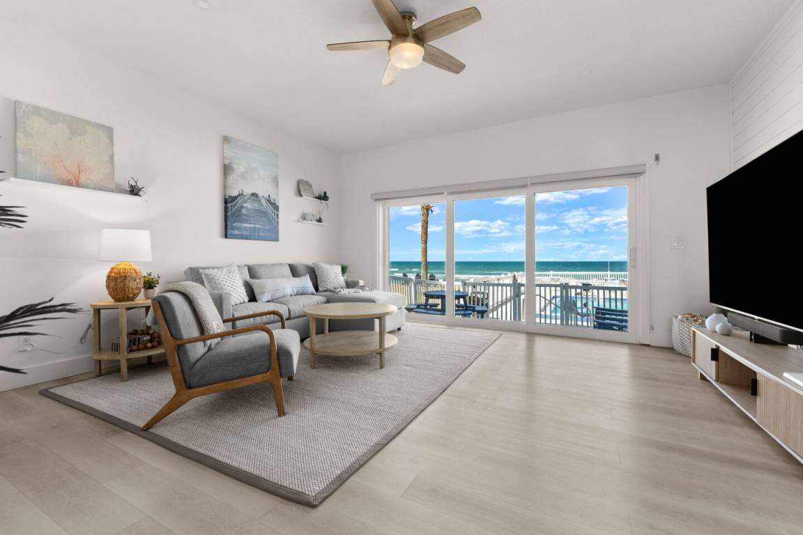 142 M² House ∙ 2 Bedrooms ∙ 8 Guests - New Smyrna Beach, FL