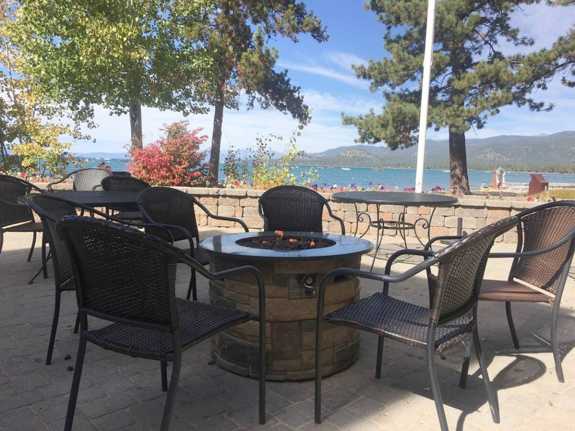 135 M² Condo ∙ 3 Bedrooms ∙ 8 Guests - South Lake Tahoe, CA