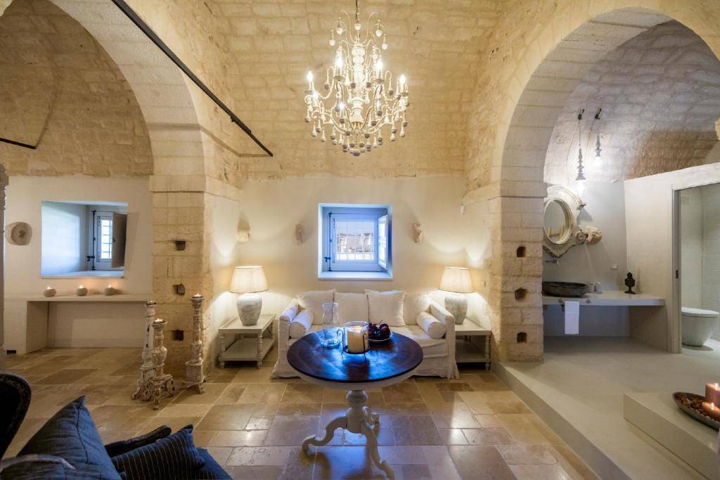 2000 M² Villa ∙ 7 Bedrooms ∙ 19 Guests - Vittoria