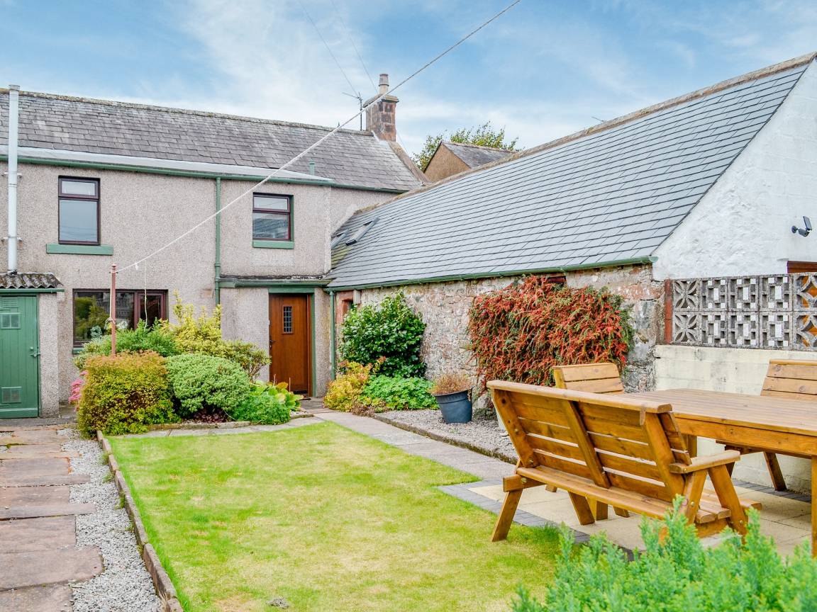 Cottage ∙ 4 Bedrooms ∙ 8 Guests - Lockerbie
