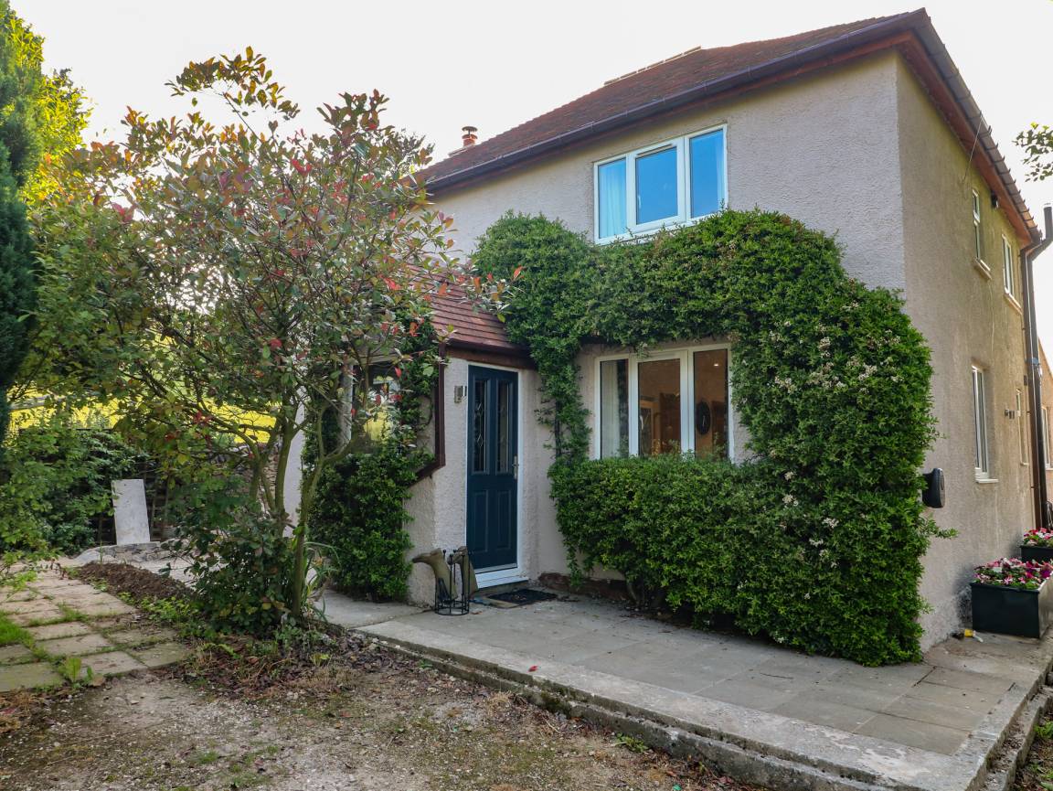 Cottage ∙ 3 Bedrooms ∙ 6 Guests - Alstonefield
